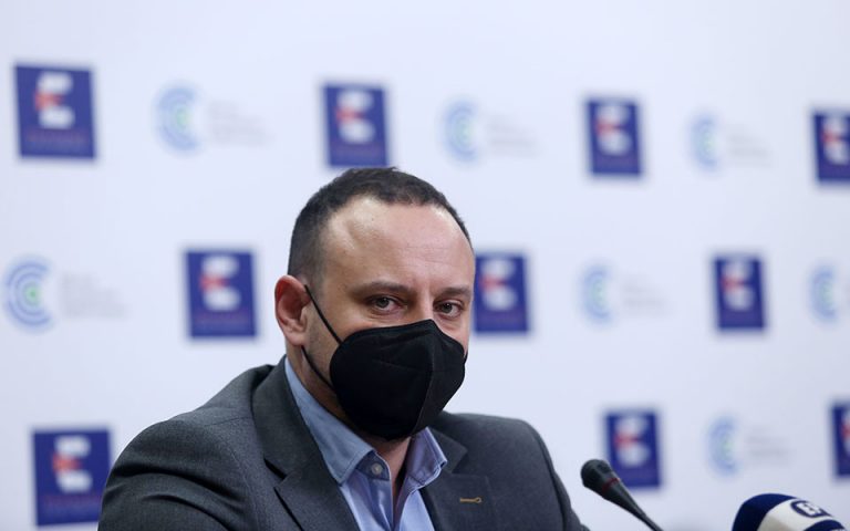 Μαγιορκίνης: Θα πρεπει να μαθουμε να ζουμε με τον κορωνοιο για πολυ ...